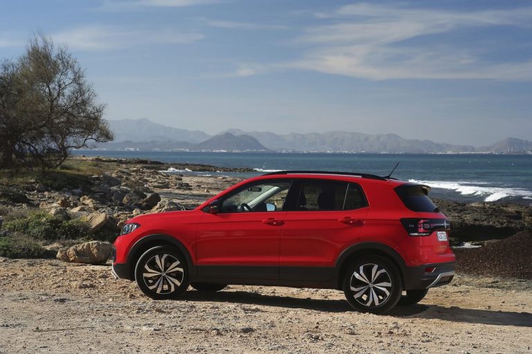 VW T-Cross Active im Test: Wie bunt treibt’s das lässig City-SUV als ...