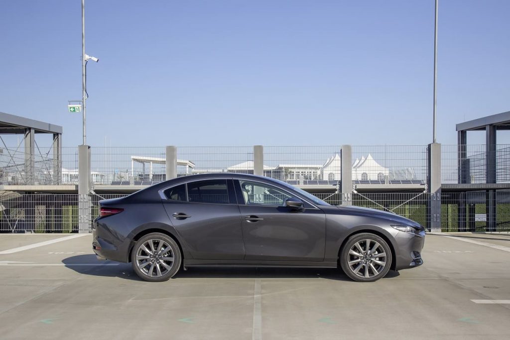 Mazda3 Fastback 2021 im Test: Ist die Stufenheck-Skulptur frischer und ...