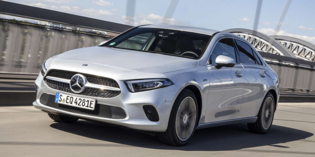 Mercedes-Benz A-Klasse Limousine (Test 2022): Gediegen, geerdet und ...
