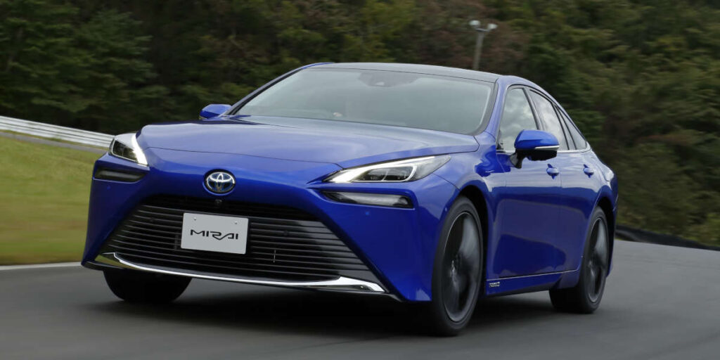 Toyota Mirai II (Test 2022): Springt der Funke diesmal über? - MeinAuto.de