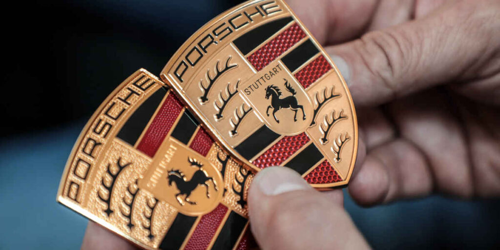 Porsche: Neues Logo mit drei Jahren Anlaufzeit - MeinAuto.de